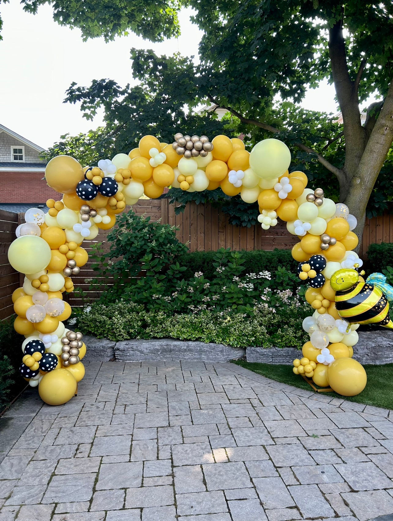 Mama to Bee Theme Balloon Arch - Bridal Shower and Gender Reveal Party ...